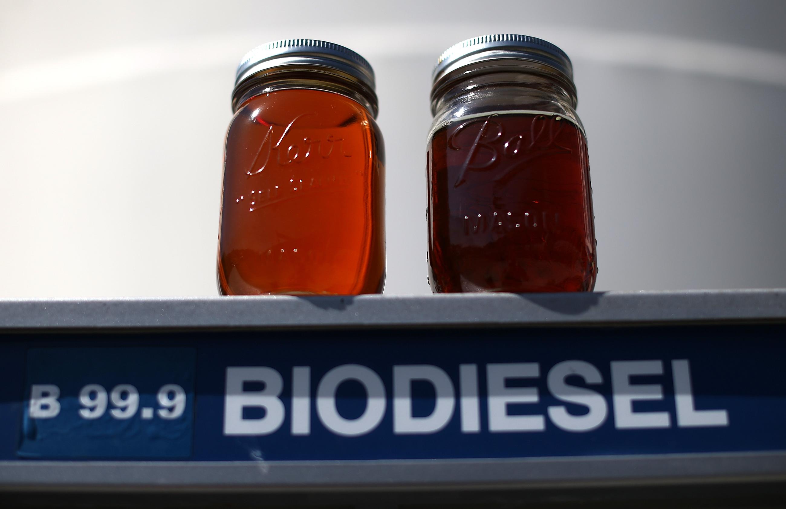 Senators Urge Administration to Support U.S. Biodiesel Senators Urge Administration to Support U.S. Biodiesel